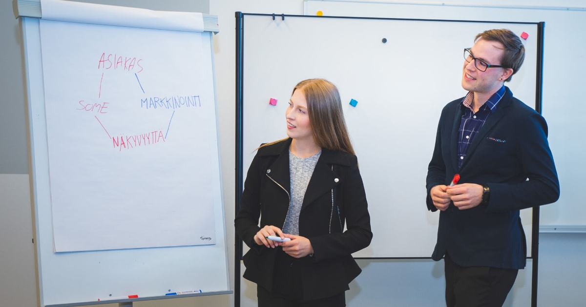 Tulevaisuuden johtaminen ja asiakaslähtöinen palveluliiketoiminta (YAMK ...